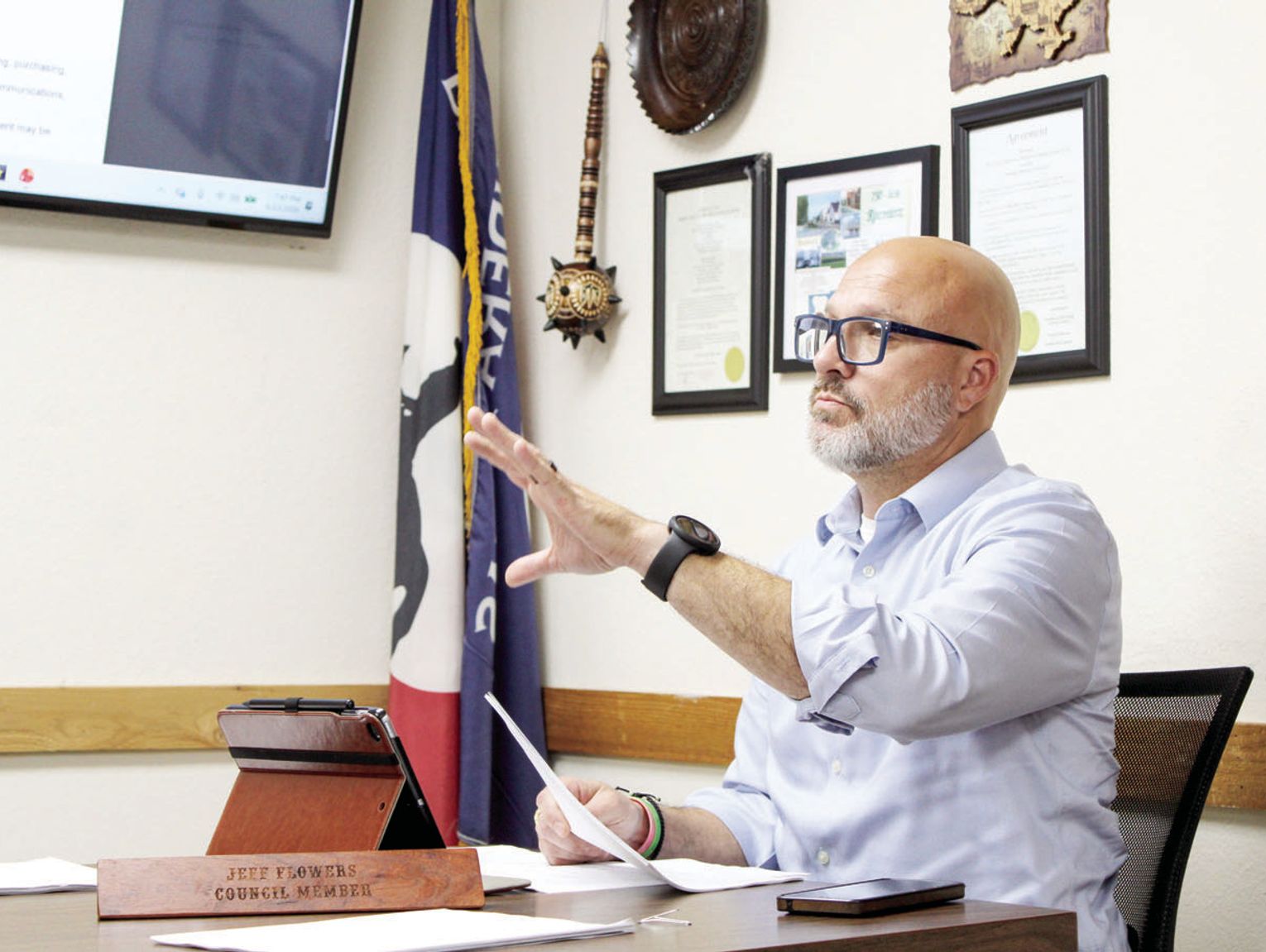 Council criticizes Flowers letters, mayor’s silence