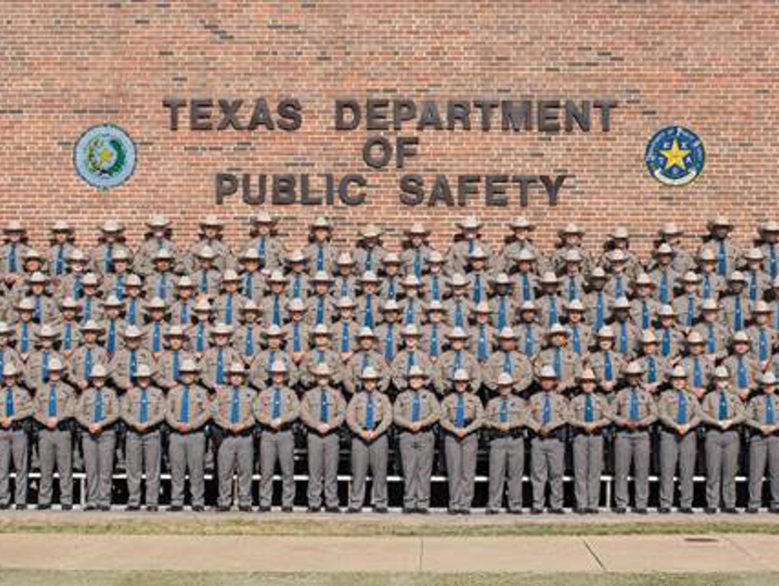 DPS graduates new class