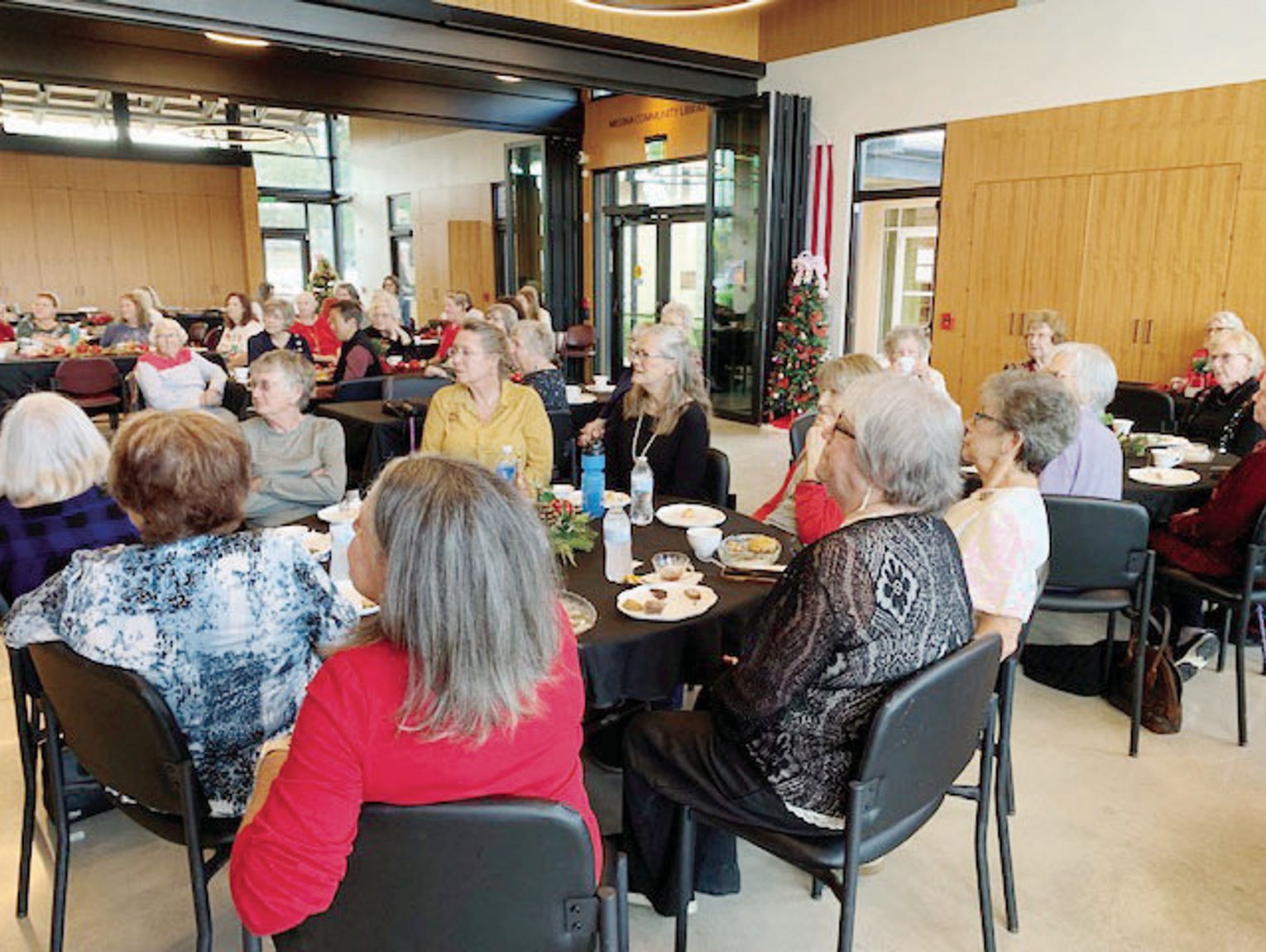 MEDINA LIBRARY HOSTS ANNUAL CHIRSTMAS TEA